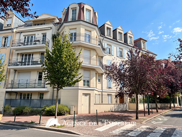 Rueil-Malmaison, Coeur de Ville - Appartement 5 pièces à louer