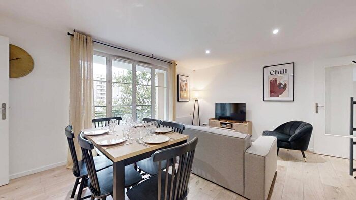 Appartement à louer - Monplaisir Lumière, Lyon ème arrondissement - 6 pièces - 5 chambres