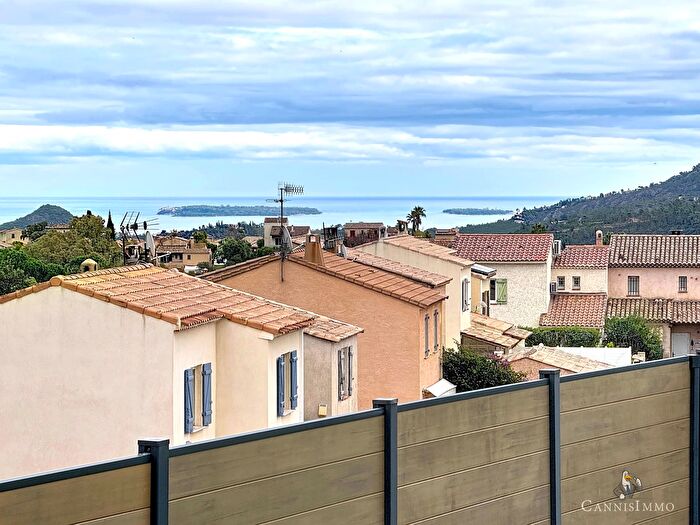 Maison à vendre - Mandelieu-la-Napoule - 5 pièces - 4 chambres