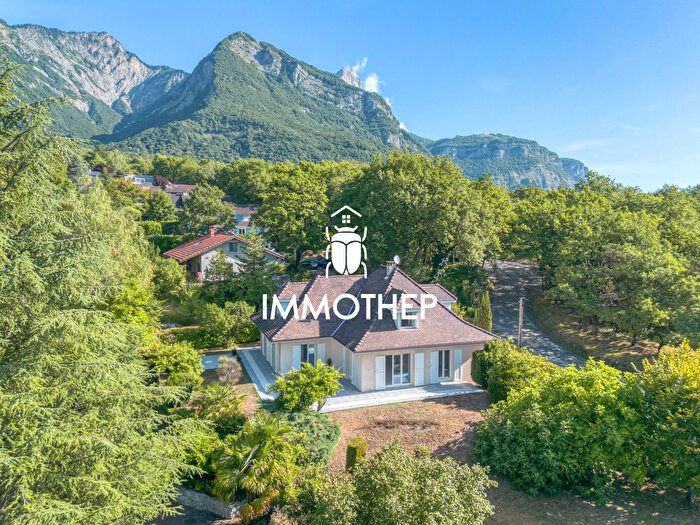 Maison à vendre - Saint-Ismier - 6 pièces - 5 chambres