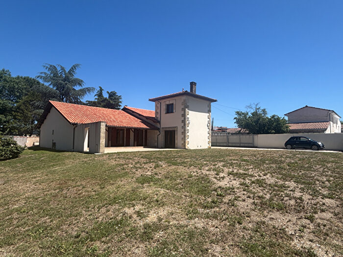Maison 7 pièces à vendre - Ambarès-et-Lagrave, Centre-ville, Lagrave, Les Erables, Chêne Vert