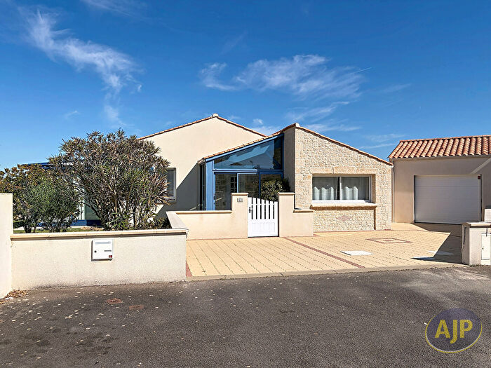 Maison 4 pièces à Longeville-sur-Mer, à vendre