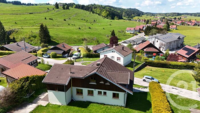 Maison à vendre - Les Fourgs - 7 pièces - 5 chambres