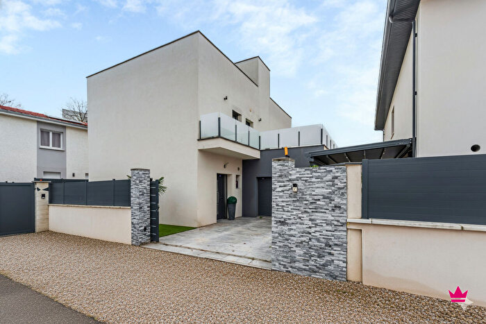 Maison à vendre - Meyzieu, Nord Ouest - 5 pièces - 4 chambres