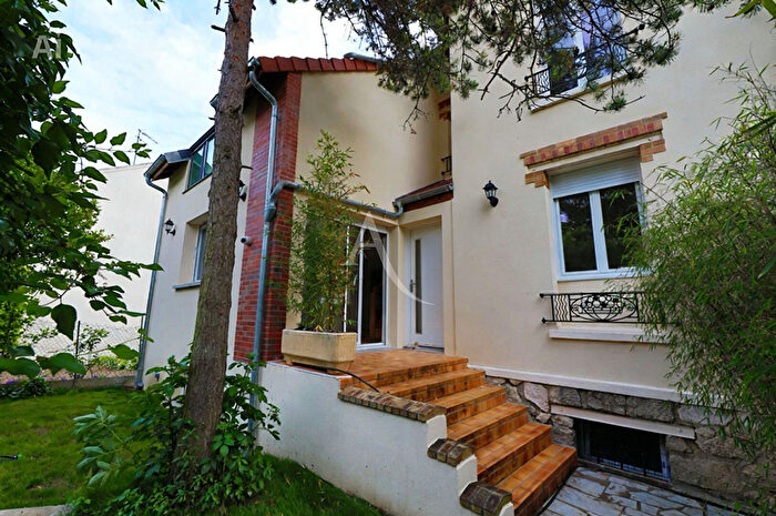 Chatou, Est : Maison 11 pièces à vendre