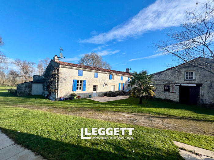 Maison à vendre - Saint-Hilaire-de-Villefranche - 10 pièces - 4 chambres