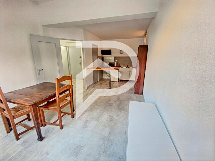 Appartement à louer - Nîmes, Jean Jaurès - 2 pièces - 1 chambre