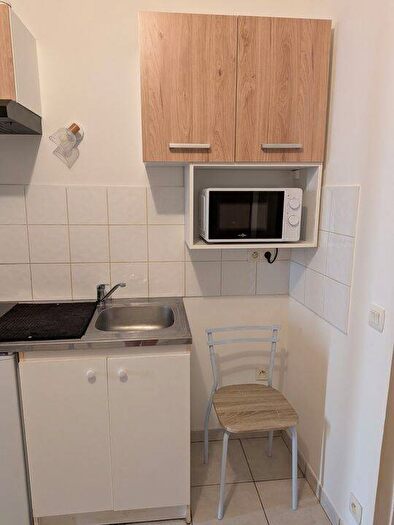 Appartement 1 pièce à louer à Servian