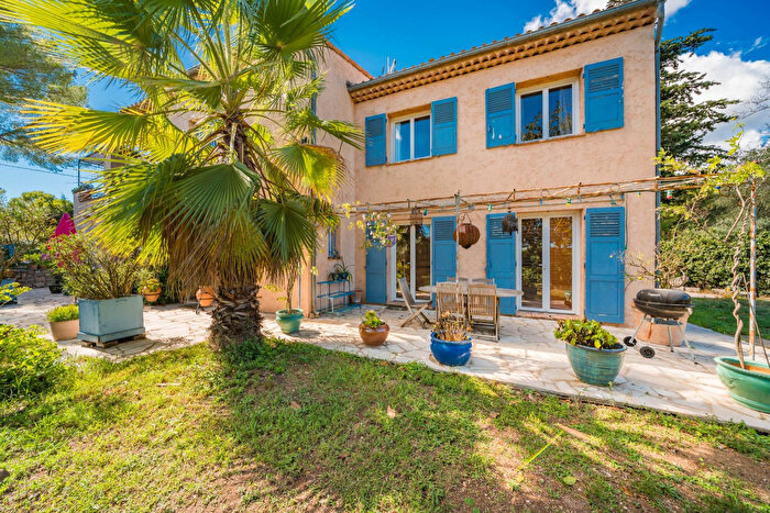 Maison à vendre - Peymeinade - 6 pièces - 5 chambres