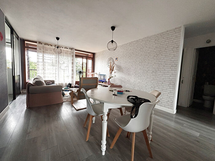 Appartement à vendre - Survilliers - 4 pièces - 2 chambres