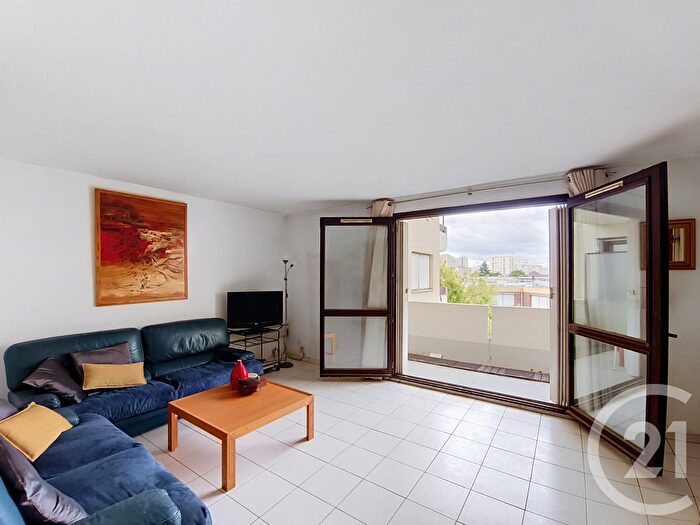 Appartement 4 pièces à La Courneuve, La Gare, à vendre