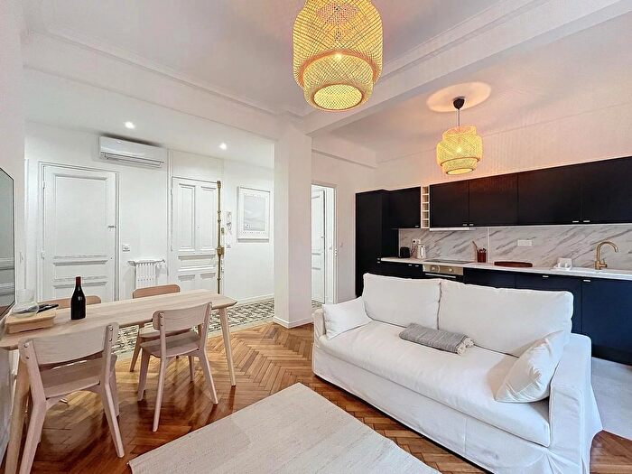 Nice, Thiers, Musicien : Appartement 2 pièces à louer