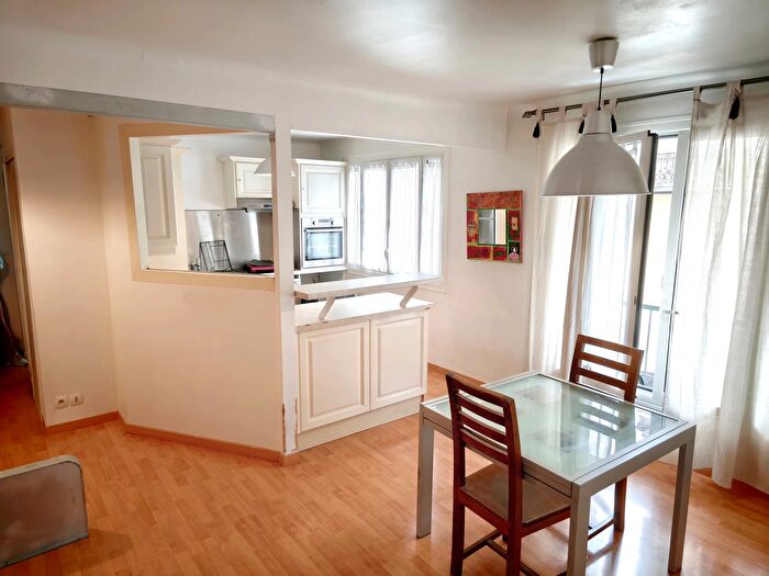 Appartement 3 pièces à Nice, Saint-Roch, à vendre