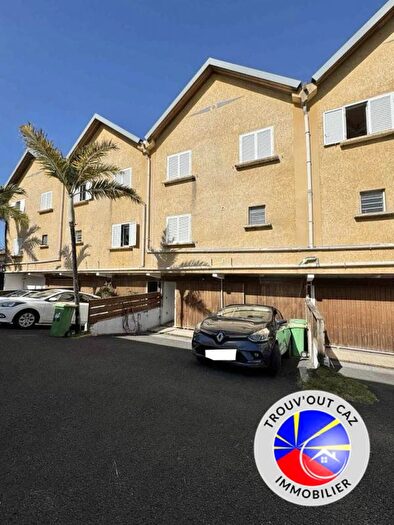 Maison à louer - Saint-Pierre - 4 pièces - 3 chambres