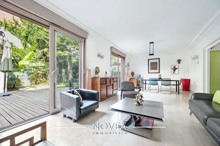 Maison à vendre - Villeurbanne, Les Poulettes - 9 pièces - 7 chambres