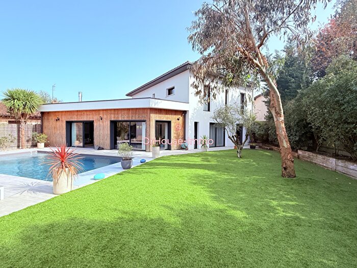 Maison à vendre - Bruges, Centre-ville - 7 pièces - 5 chambres