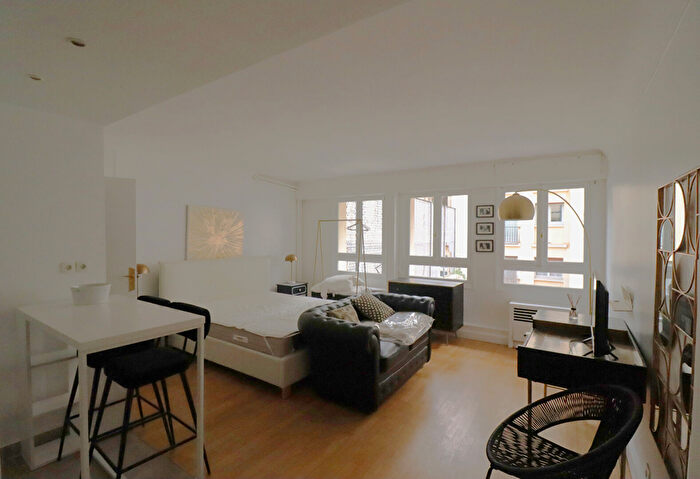 Appartement à louer - Paris e , Chaillot - 1 pièce