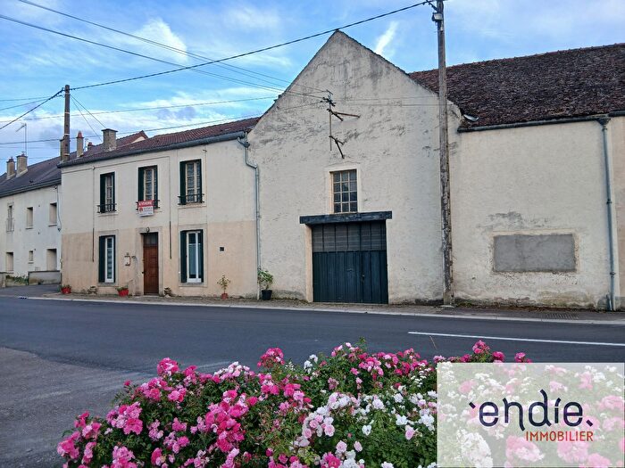 Maison 8 pièces à vendre à Marmagne