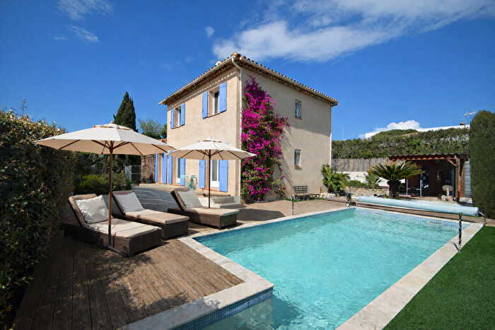 Maison à vendre - Saint-Raphaël, Boulouris - 6 pièces - 4 chambres