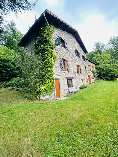 Maison à vendre - Saint-Victor-Montvianeix - 6 pièces - 3 chambres