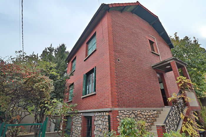 Maison à vendre - La Courneuve - 7 pièces - 6 chambres