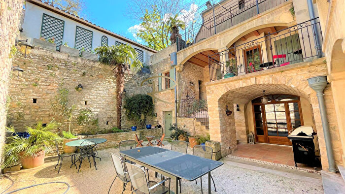 Maison à vendre - Barjac - 8 pièces - 5 chambres