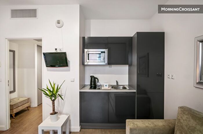 Appartement à louer - Lourdes, Soum de Lanne, Cité Rotschild - 1 pièce