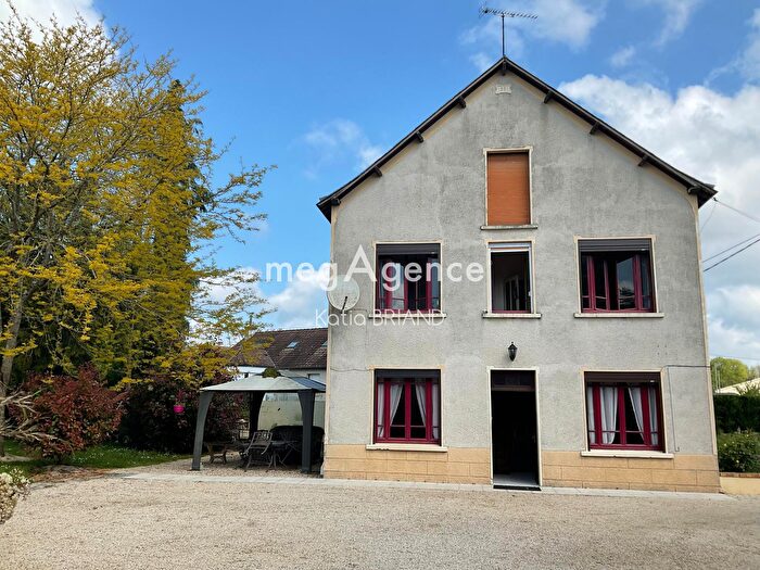 Maison 6 pièces à Montjean, à vendre