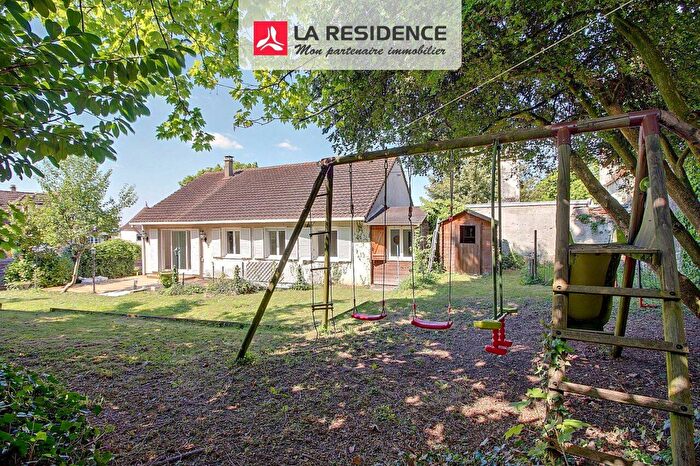 Maison à louer - Sud, Chambourcy - 6 pièces - 4 chambres