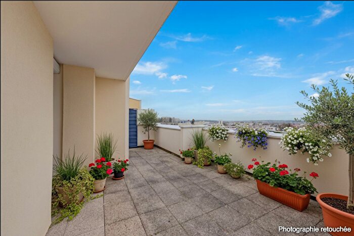 Appartement à vendre - Noisy-le-Grand, Centre-ville - 6 pièces - 4 chambres