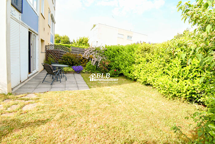 Appartement à vendre - Maurepas, Centre-ville, Malmedonne - 5 pièces - 3 chambres