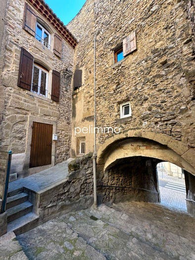 Eyguières : Appartement 1 pièce à louer