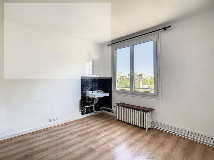 Appartement 4 pièces à louer à Centre Ville-Sarments, Châtillon