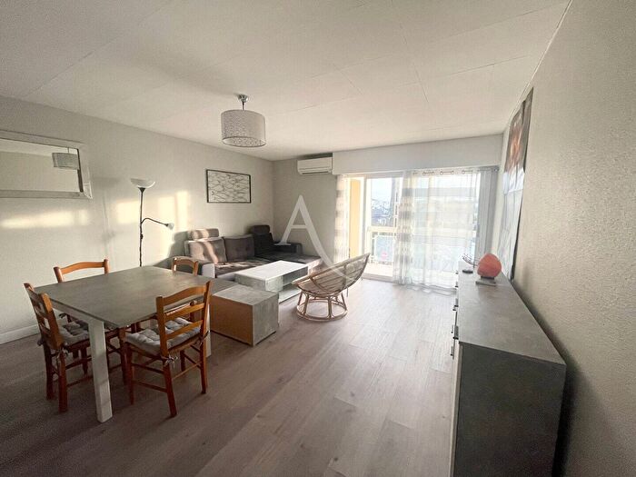 Appartement à louer - Mairie Rouxel-Sud Est, Pontault-Combault - 2 pièces - 1 chambre