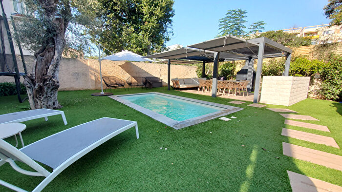 Maison à vendre - Antibes, Antibes-les-Pins, Trianon, Le Fournel, Peyregoue - 7 pièces - 5 chambres