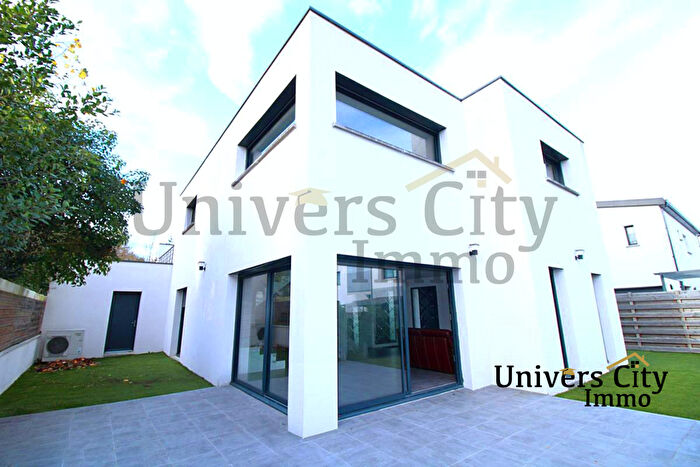 Maison à vendre - Écouflant - 6 pièces - 3 chambres