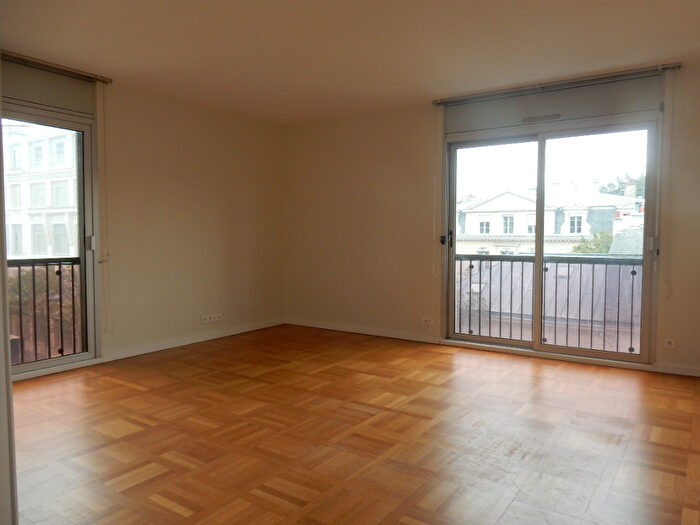 Appartement 3 pièces à louer à Paris 7ème, Breteuil