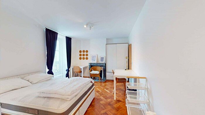 Centre Ville Nord Ouest, Fontainebleau : Appartement 1 pièce à louer