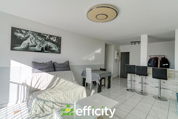 Appartement 3 pièces à Vénissieux, Jean Moulin, Henri Wallon, à vendre