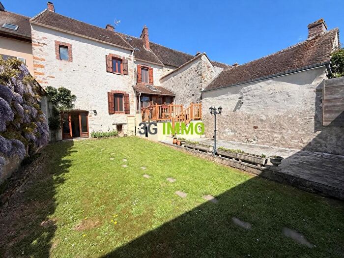 Montigny-Lencoup : Maison 8 pièces à vendre