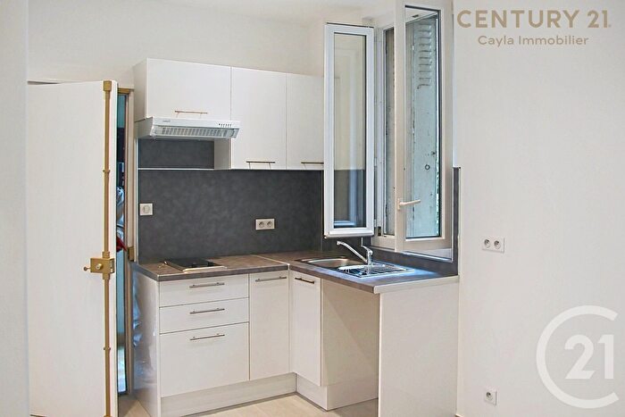 Appartement à louer - Puteaux, Centre-ville - 1 pièce