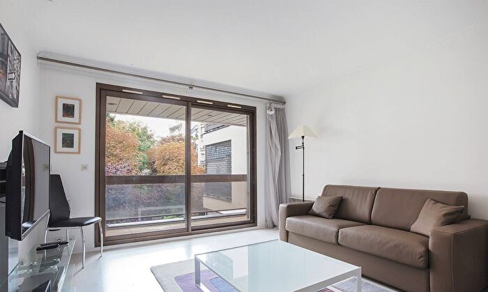 Appartement à louer - Muette Nord, Paris ème arrondissement - 2 pièces - 1 chambre