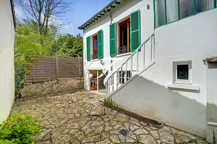 Maison 7 pièces à Saint-Cloud, Pasteur, Magenta, à vendre