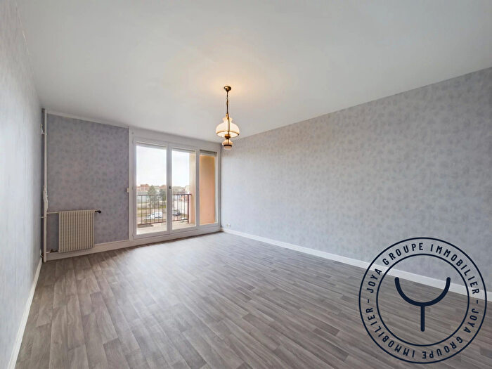 Appartement à louer - Saint-Julien-les-Villas - 3 pièces - 2 chambres