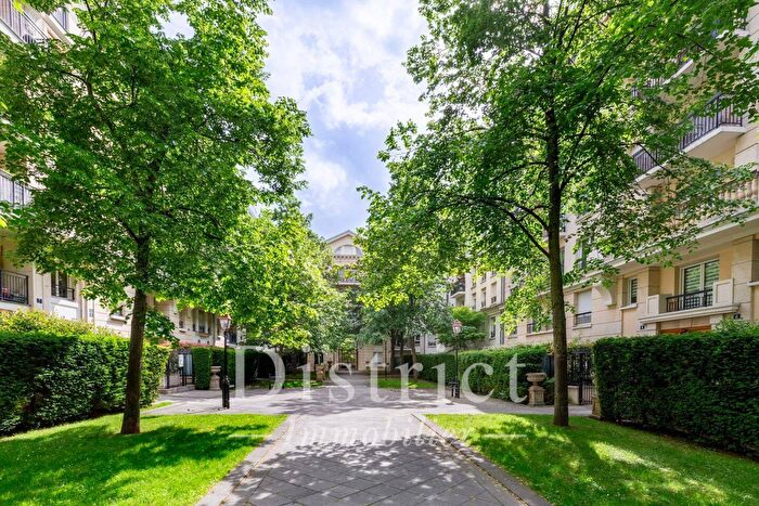Colombiers, Issy-les-Moulineaux : Appartement 3 pièces à louer
