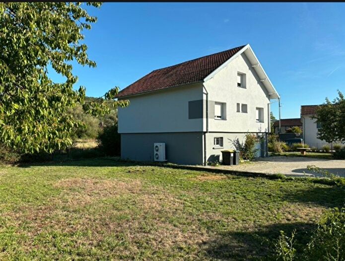 Maison 4 pièces à vendre à Mathay