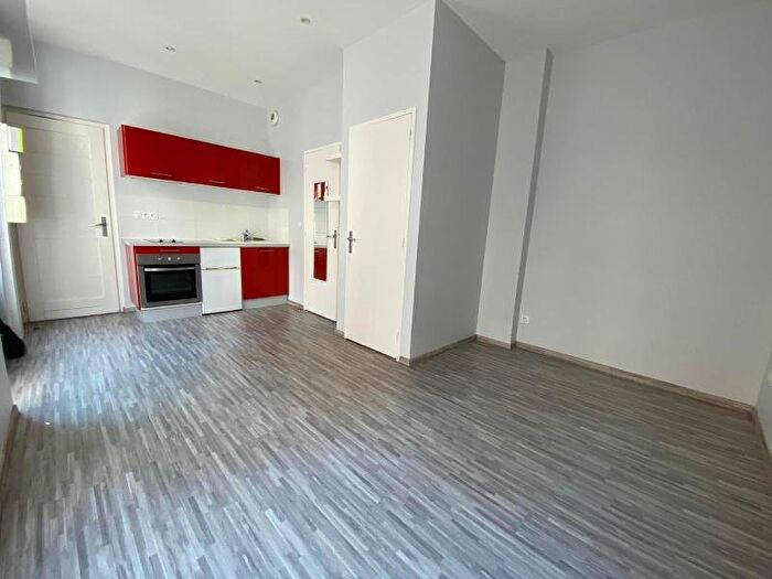 Appartement 1 pièce à Saint-Étienne, Centre-ville, Peuple, Chavanelle, à louer