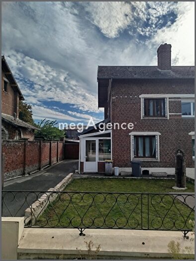 Maison 5 pièces à louer à Vaulx-Vraucourt