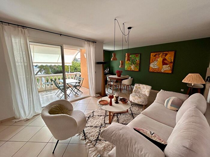 Appartement à vendre - Sainte-Maxime, Centre-ville, Pléiades - 3 pièces - 2 chambres