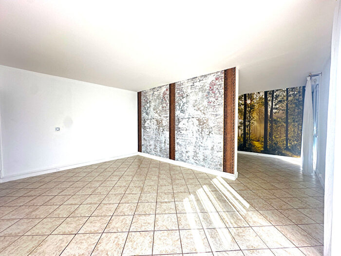 Mantes-la-Ville, Louise Michel : Appartement 4 pièces à vendre